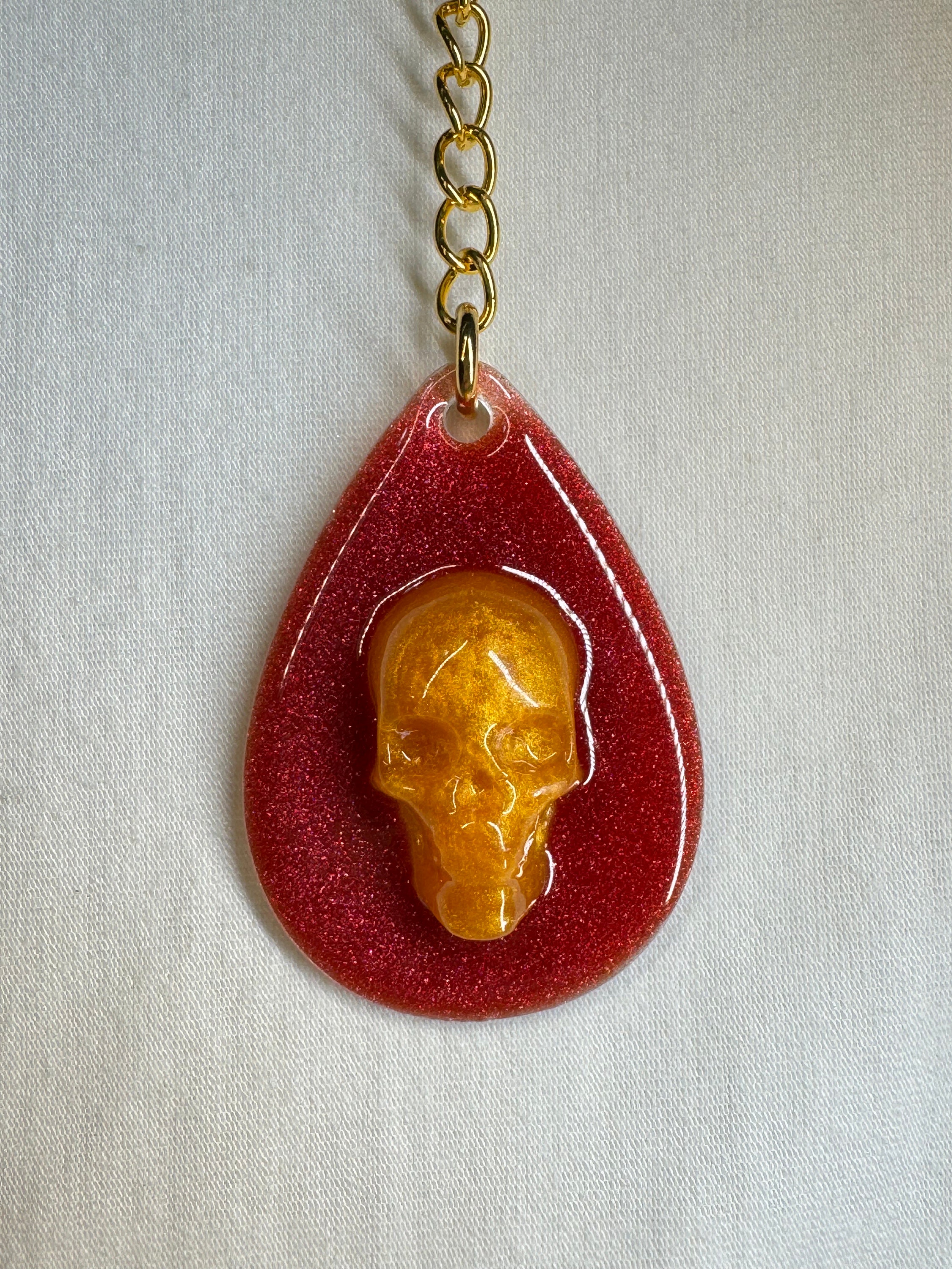 Gold & Cherry Red Color Shift Resin Skull Keychain Metallic Keychain ...