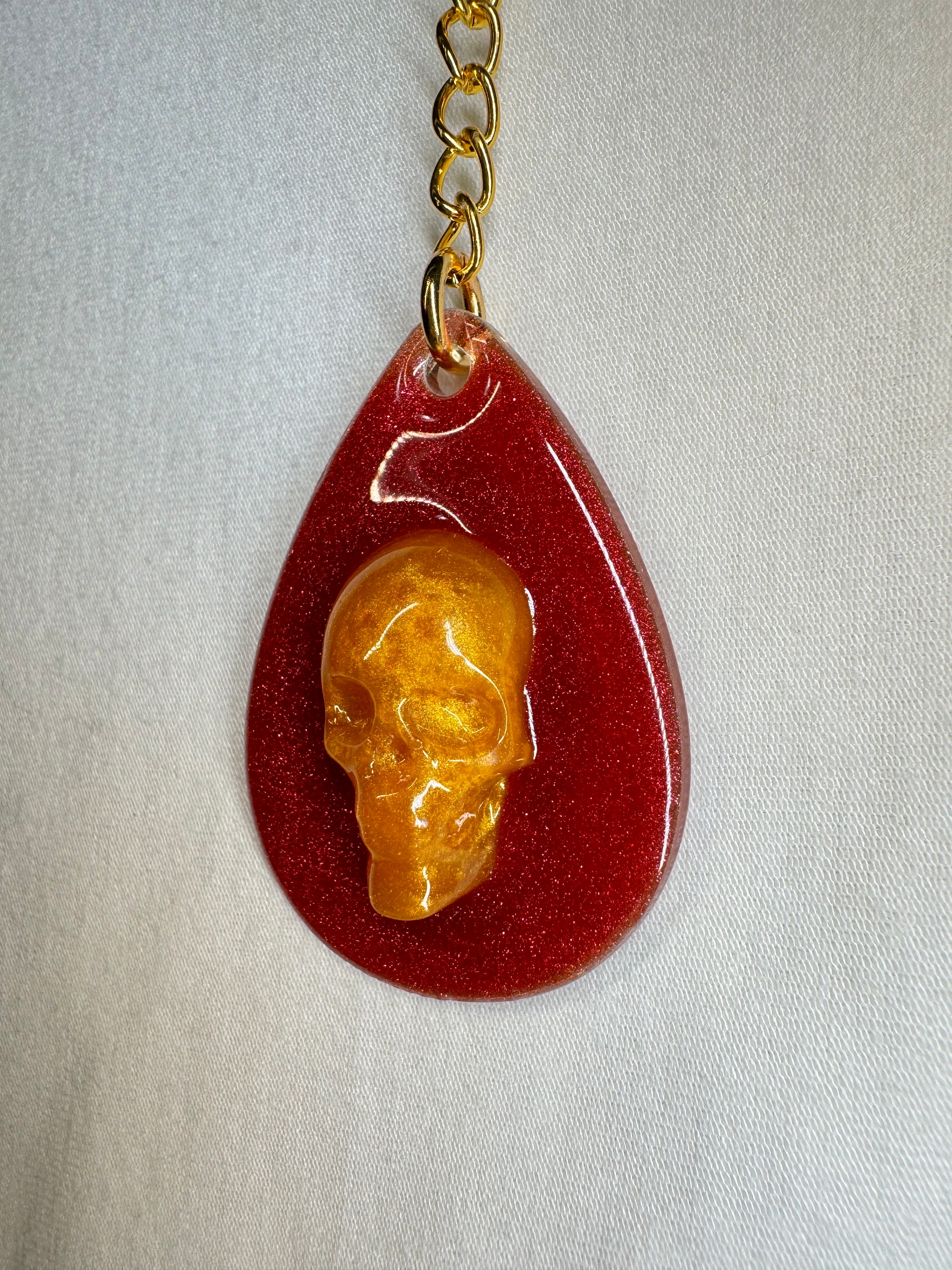 Gold & Cherry Red Color Shift Resin Skull Keychain Metallic Keychain ...