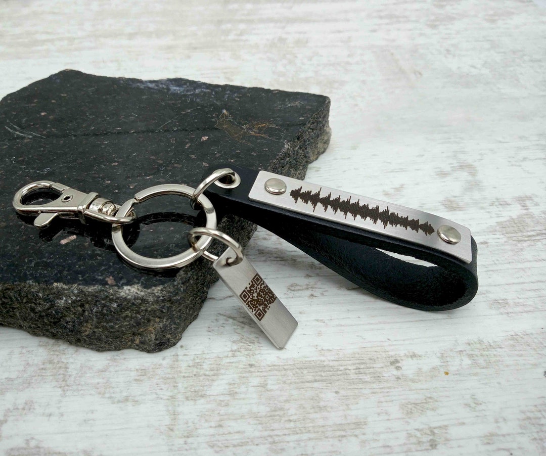 Personalized Leather Keychain - Heartbeat, Soundwave, or QR Code - Etsy