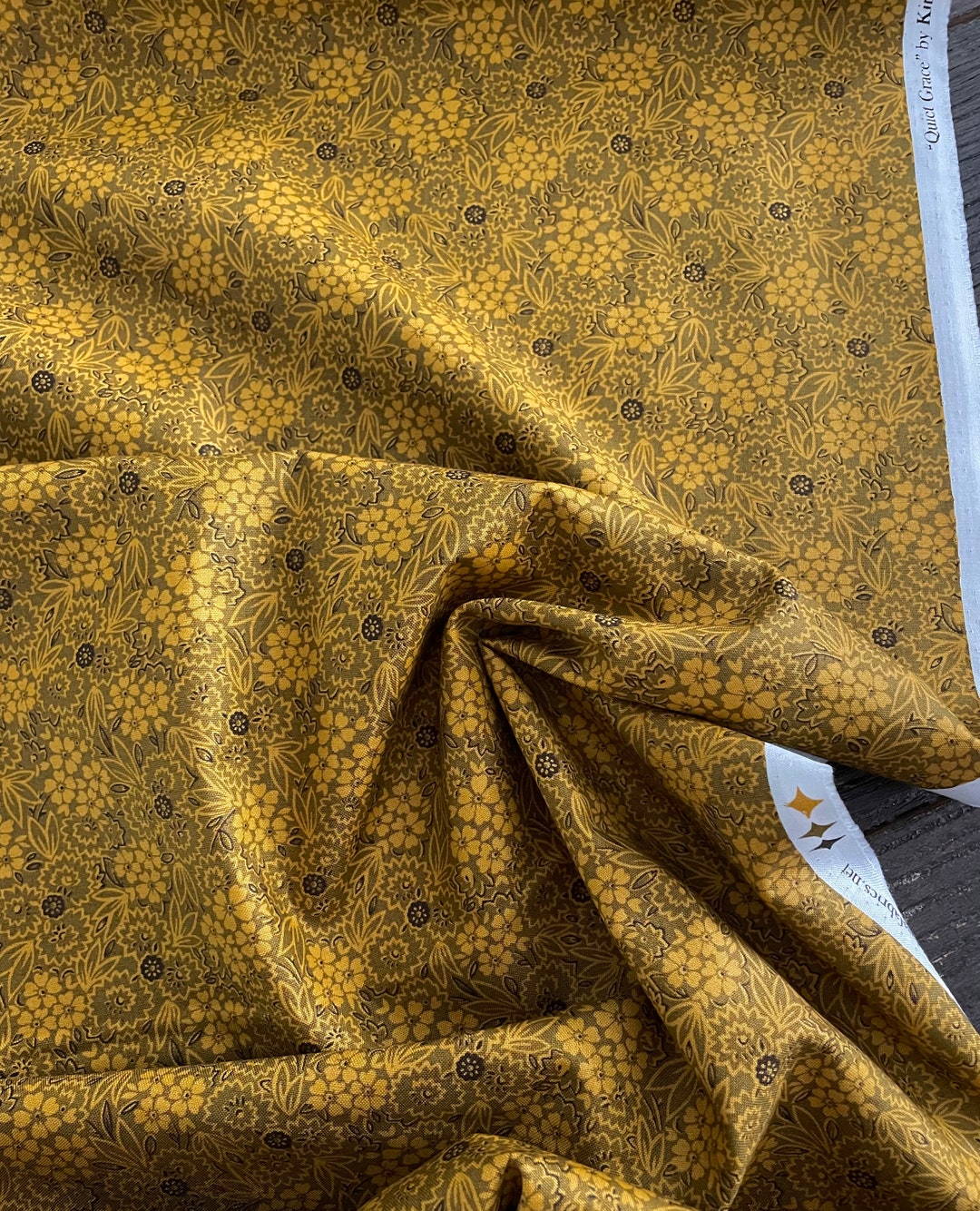 Quiet Grace 919 44 Gold Scatter Garden Kim Diehl Henry Glass Fabrics - Etsy