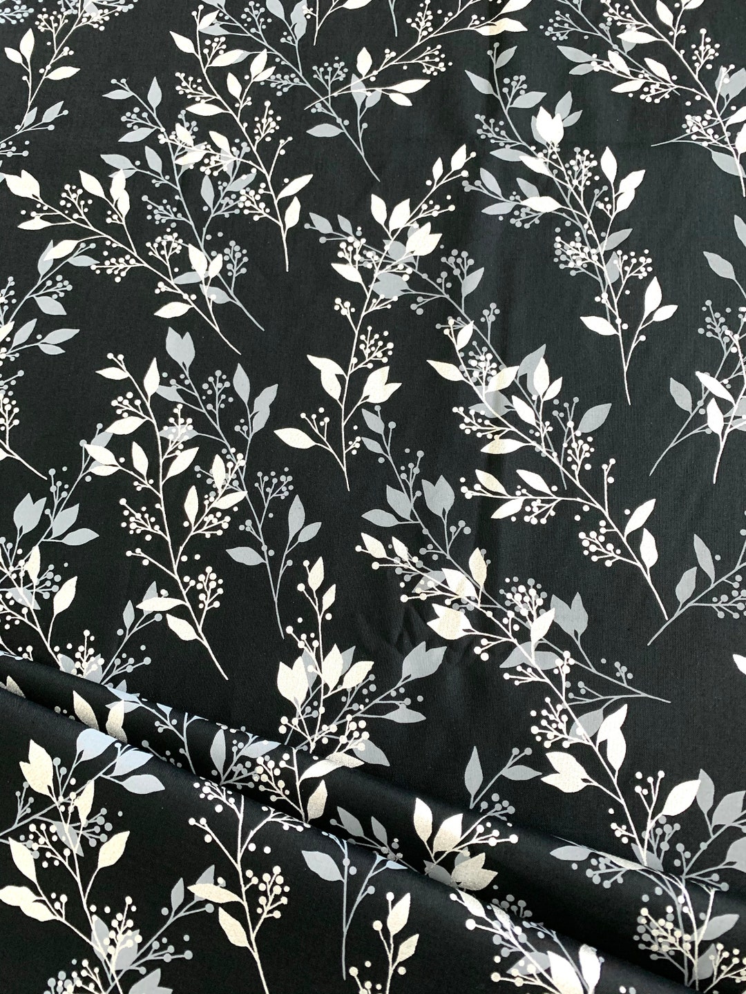 Sparkle & Fade S4700-4S Vines and Berries Metallic Black/silver Hoffman ...