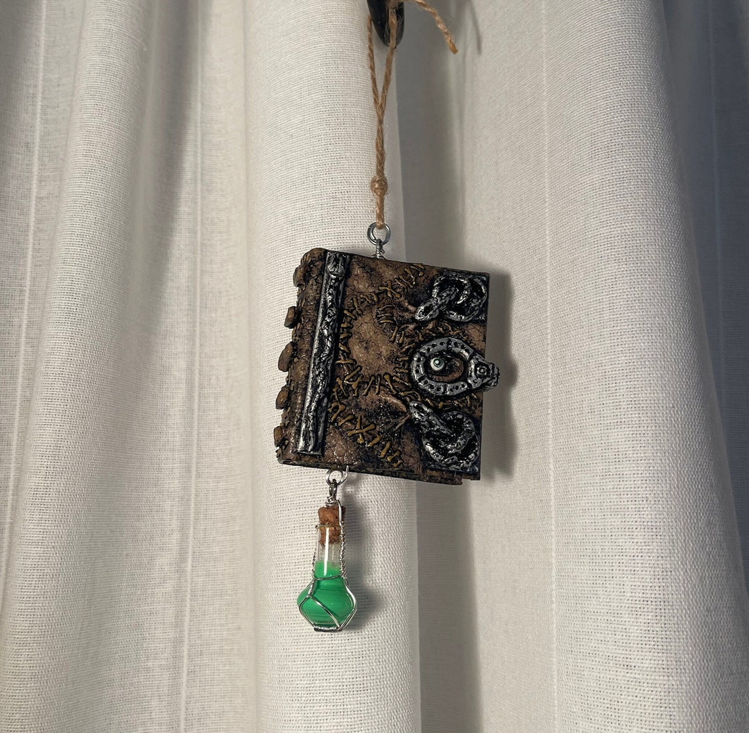 Mini Hocus Pocus Spellbook Halloween Ornament - Etsy