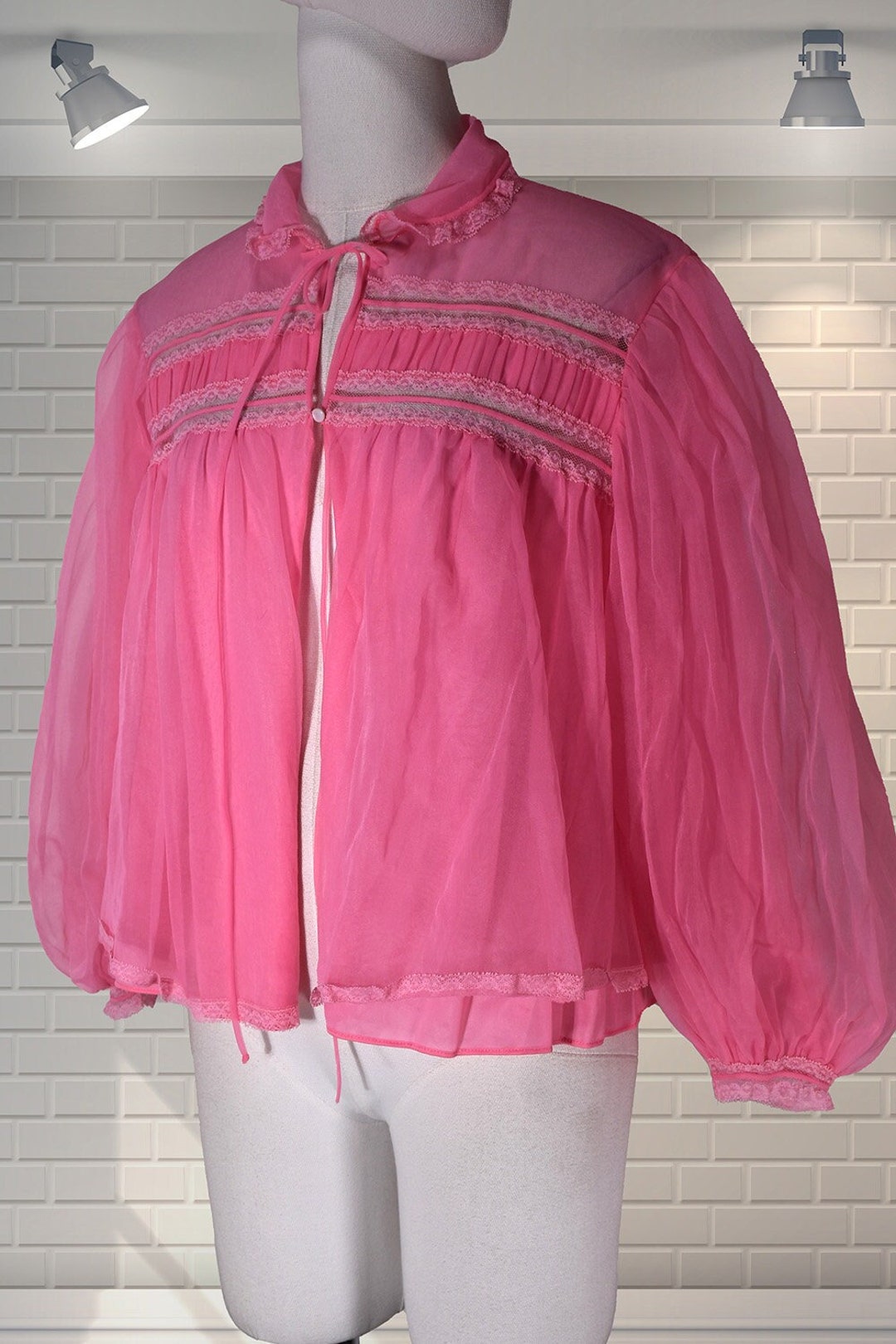Pretty Vintage Lace & Frilly Nylon Bed Jacket Peignoir Gotham Gold Size ...
