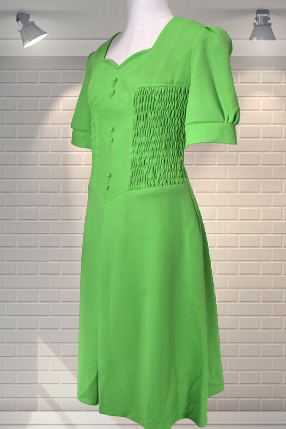 Original Vintage 1970s Crimplene Apple Green A Line M… - Gem