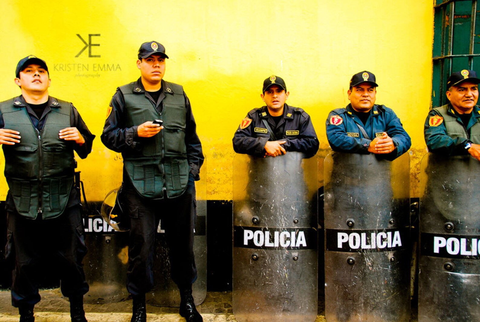 Policia | Lima, Peru ~ Police, Lima Peru, Cultural Photography, Yellow ...