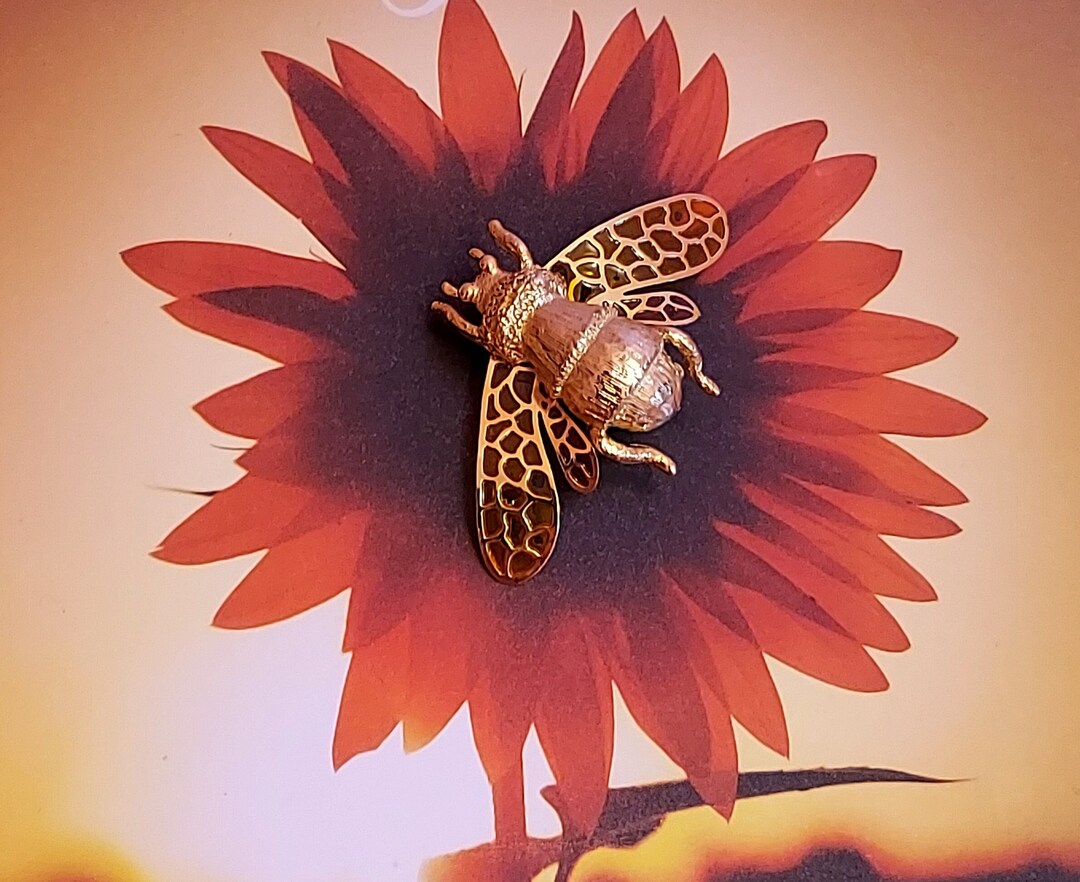 Whimsy Bumblebee Brooch, Winged VINTAGE Insect Botanical | Bright Gold ...