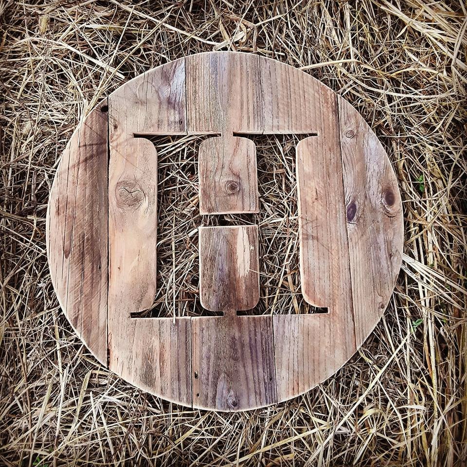 Round Reclaimed Wood Initial Sign - Etsy