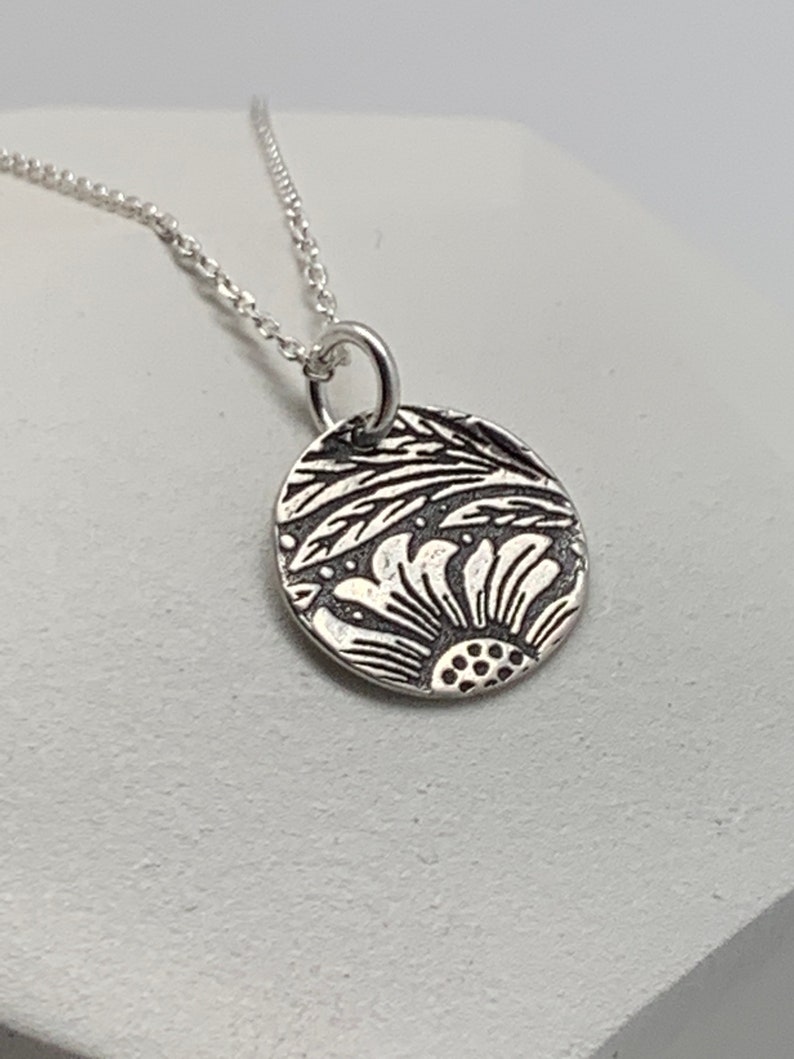 Tiny Modern Floral Circle Silver Necklace Round Silver Leaf Pendant ...