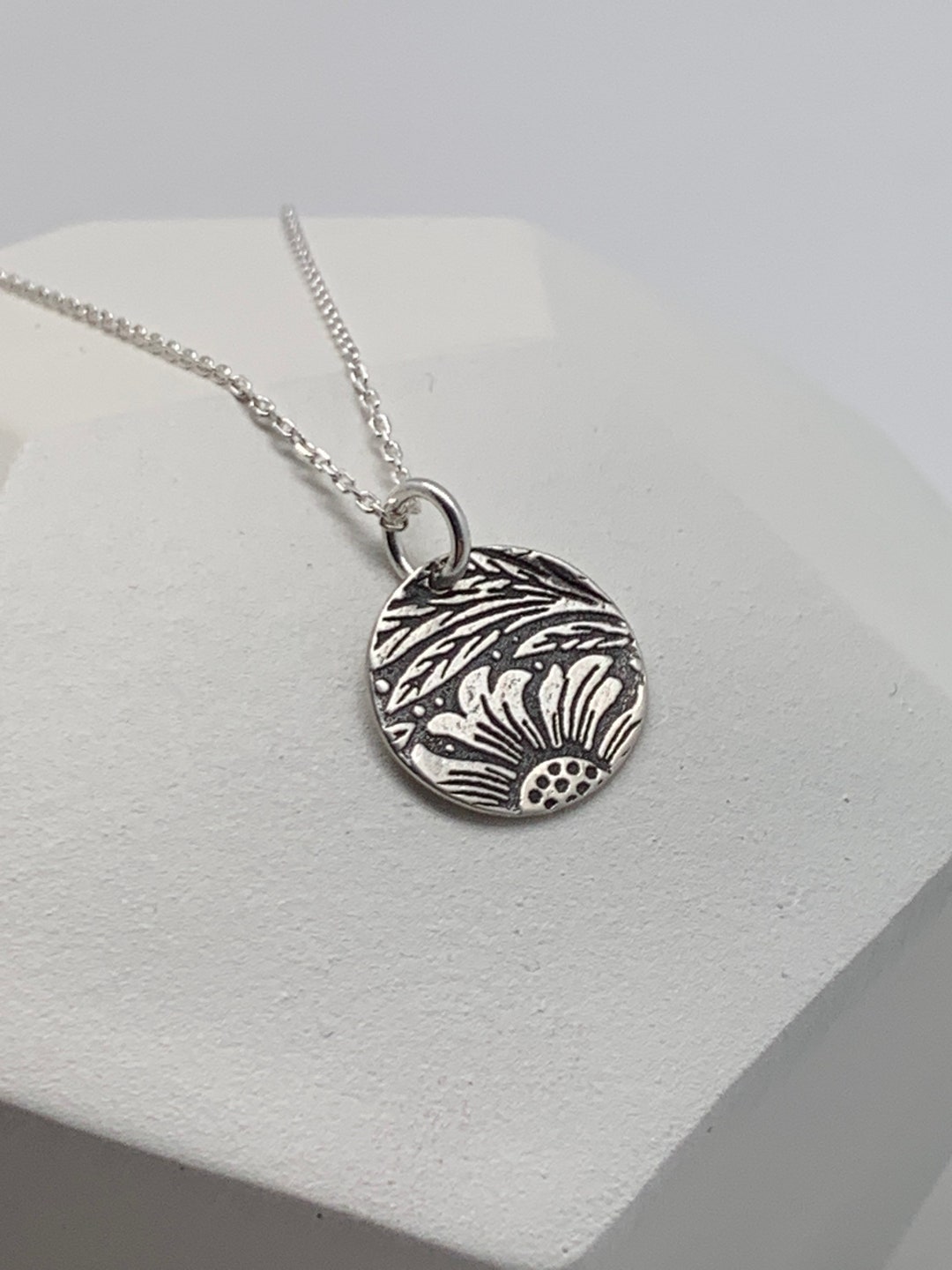 Tiny Modern Floral Circle Silver Necklace Round Silver Leaf Pendant ...