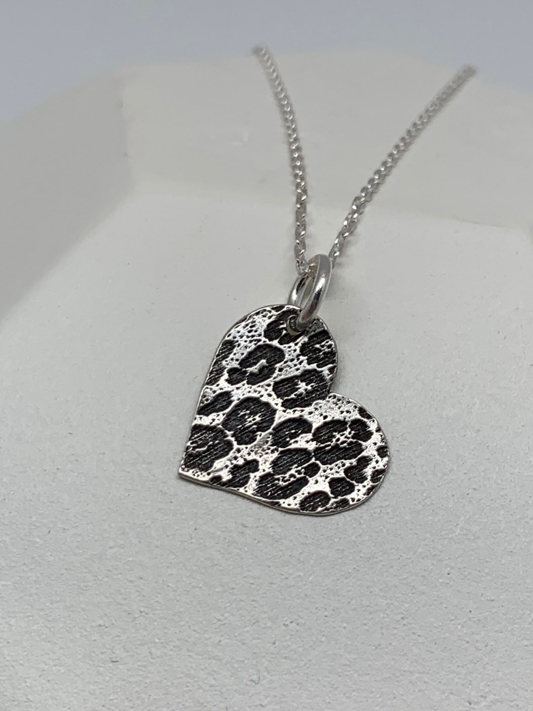 Minimalist Jewelry Tiny Heart Animal Leopard Necklace Silver Modern ...