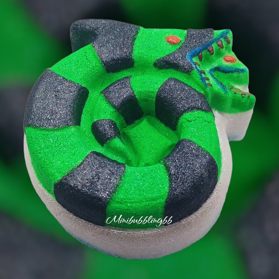 Sandworm Bath Bomb, Classic Horror Art, Halloween Gift Idea, Scary Bath ...