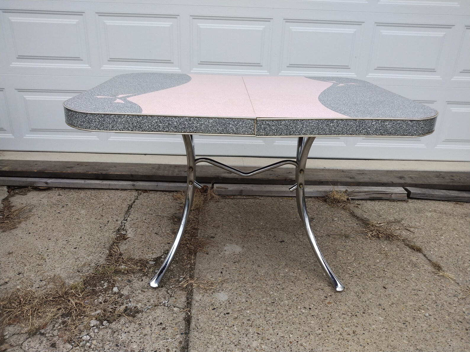 Vintage Mid Century Modern Formica Kitchen Table Pink and Gray With a ...