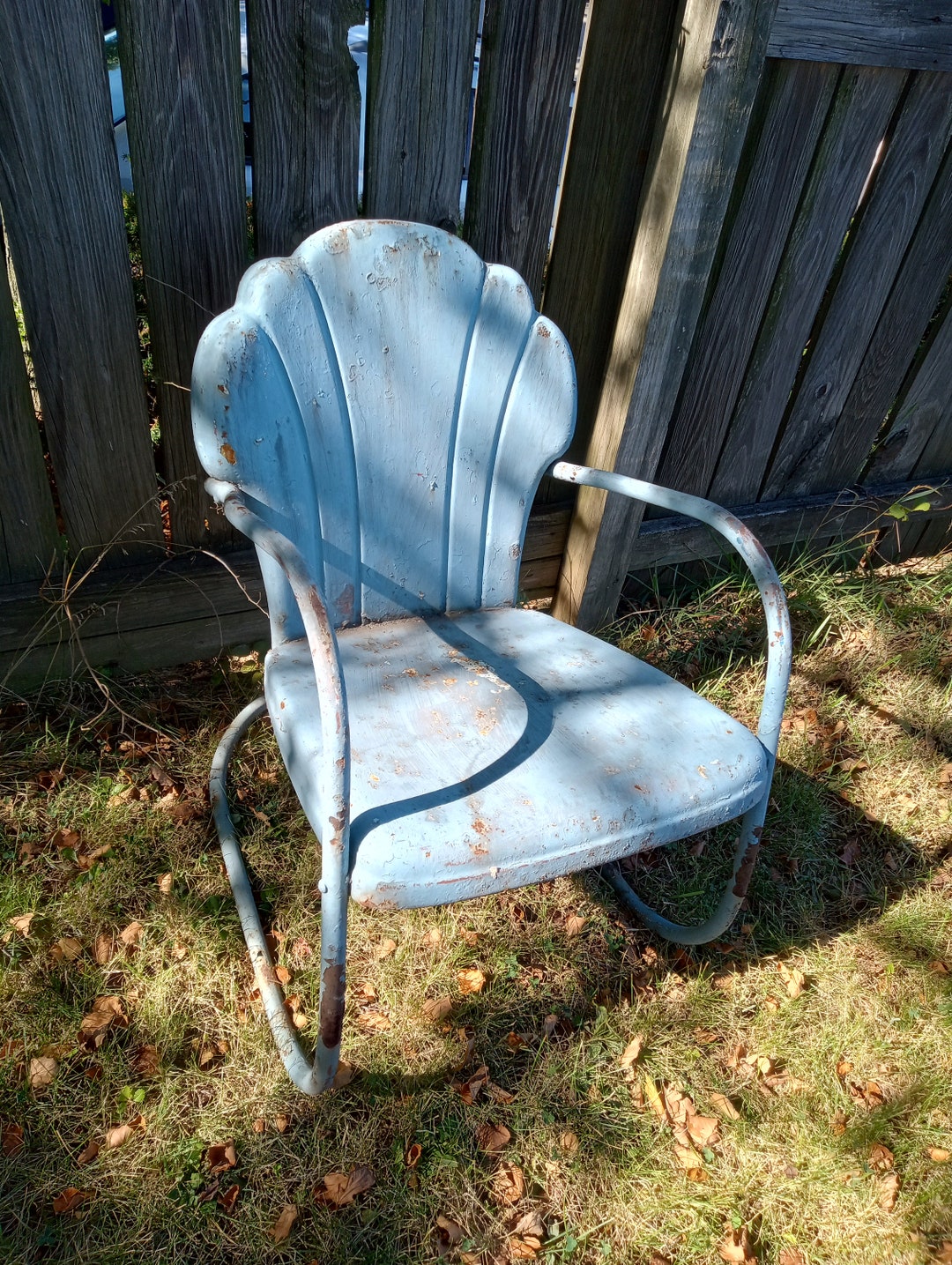 Vintage Metal Rustic Clam Back Shell Back Slant Back Patio Porch Motel ...