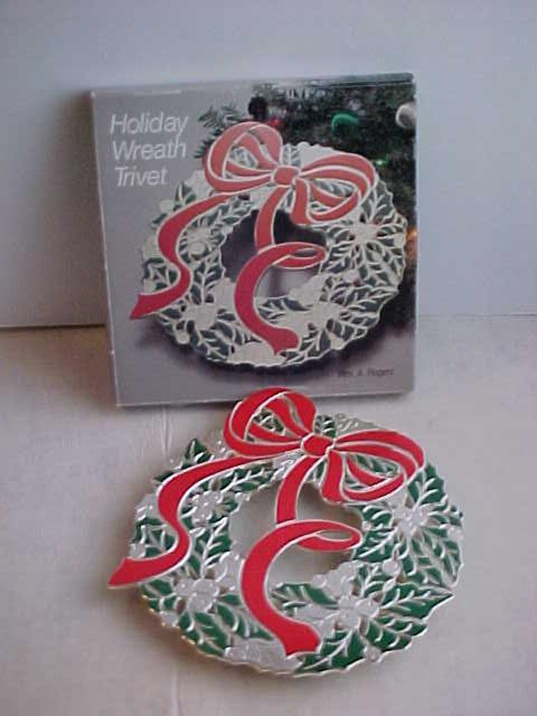 Vintage Wm.a. Rogers Oneida Christmas Holiday Wreath Trivet Wall Hanger ...