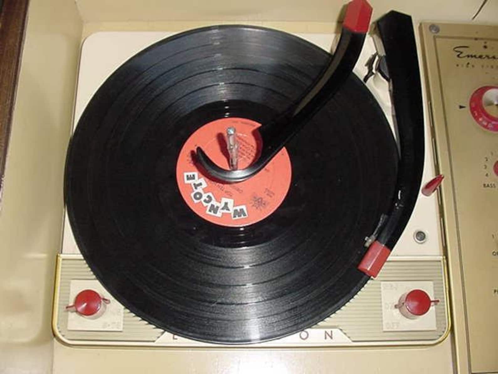 Emerson Vintage Record Player Console Cabinet With Am Radio 1950's ...