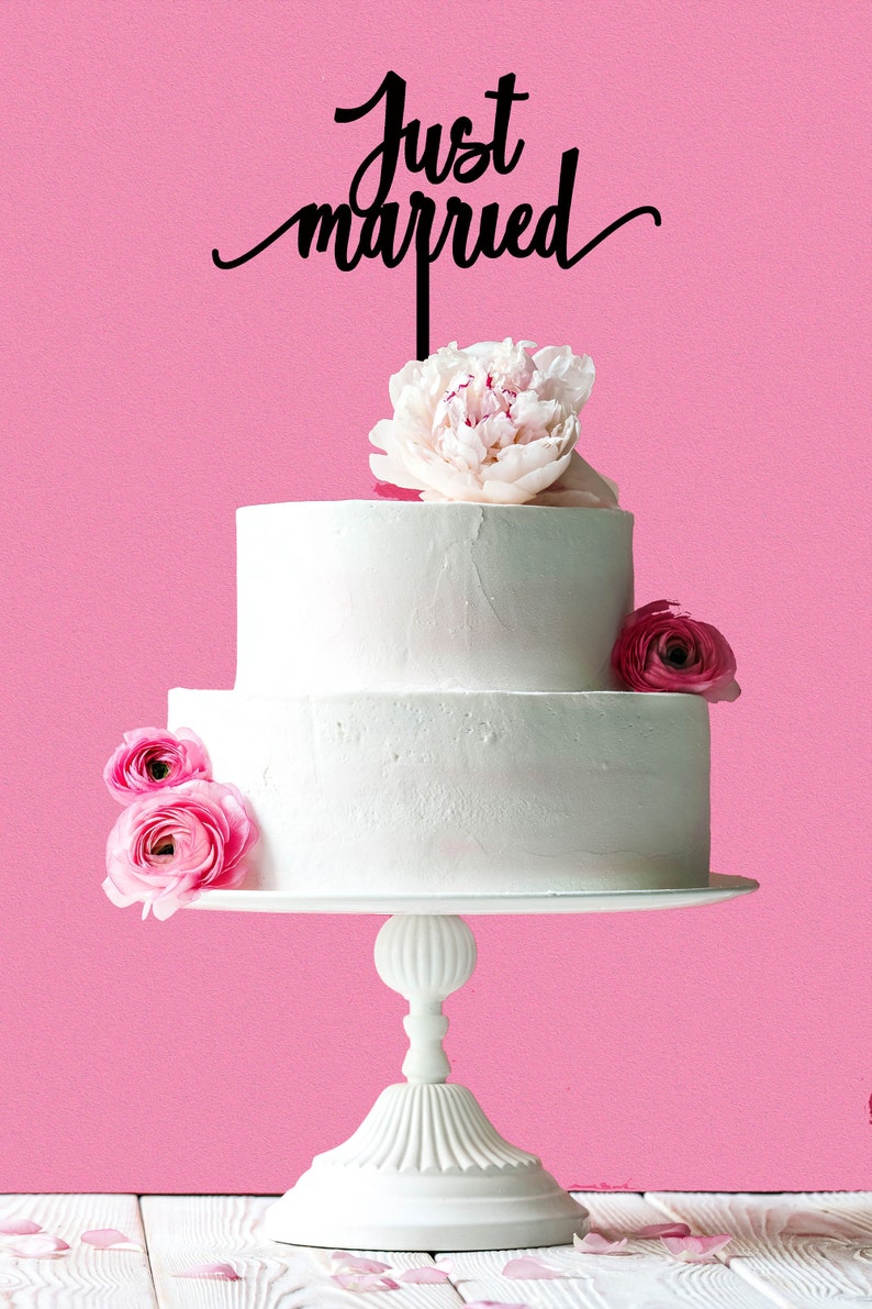 Just Married Wedding Cake Topper // Wedding Dessert Table Sign | Etsy