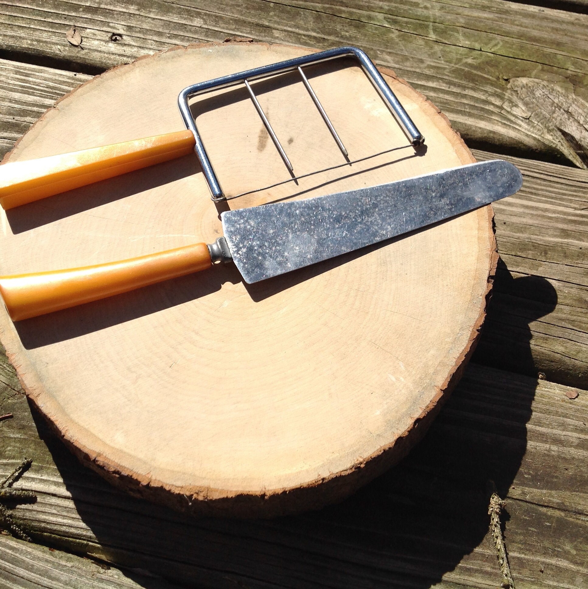 Vintage Used Bakelite Cake/pie Server AND Cake Slicer in Butterscotch ...