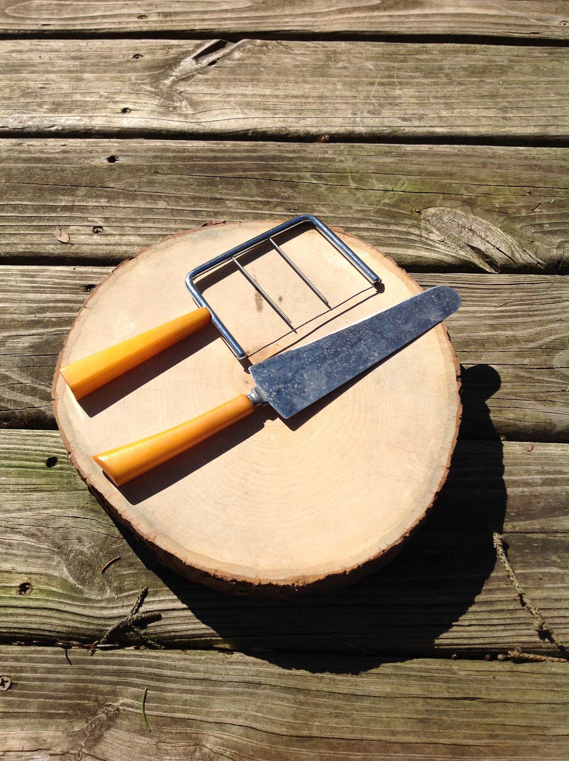 Vintage Used Bakelite Cake/pie Server AND Cake Slicer in Butterscotch ...