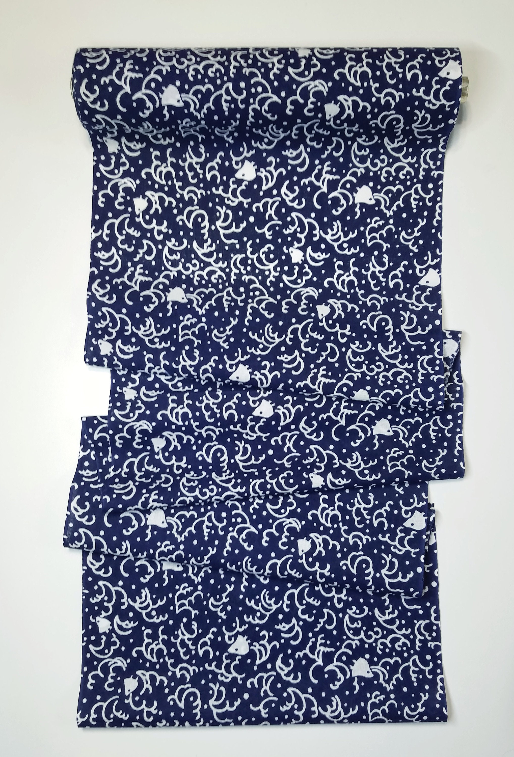 Japanese dark blue and white plover bird and wave pattern Tenugui ...