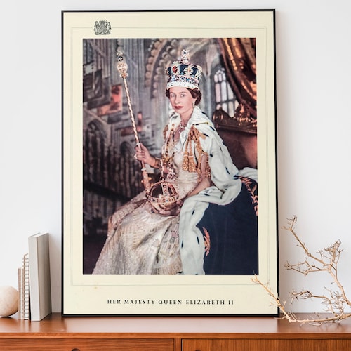 Queen Elizabeth Print Vintage Queen of England Poster HRH - Etsy