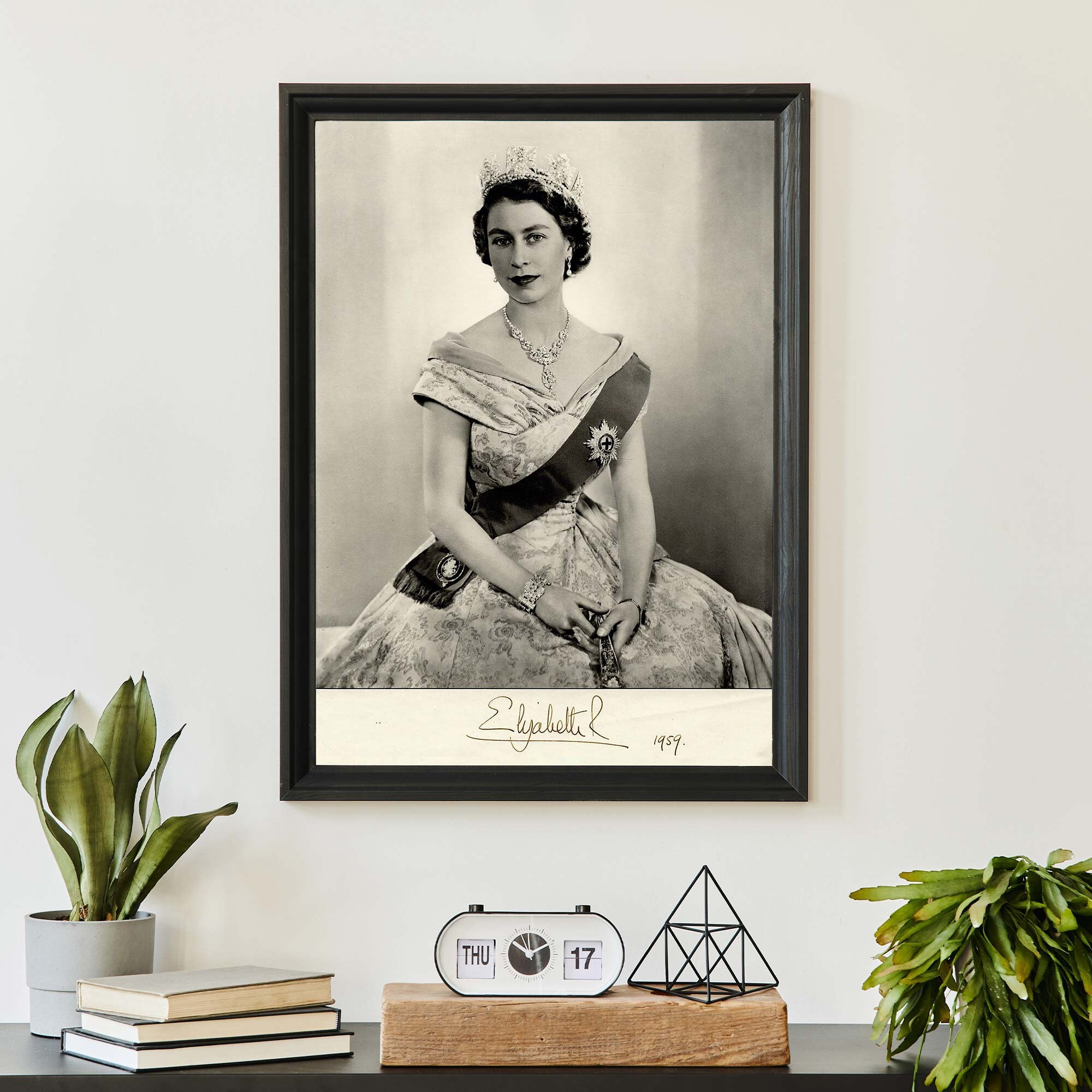 Queen Elizabeth Photo Print Vintage Queen of England Poster - Etsy