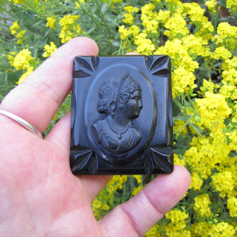Black Bakelite Cameo - Etsy