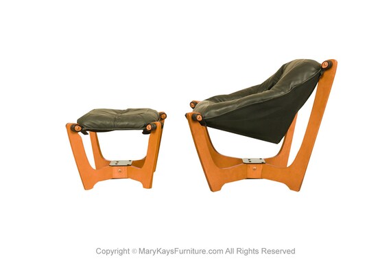 Hjellegjerde chair and ottoman store