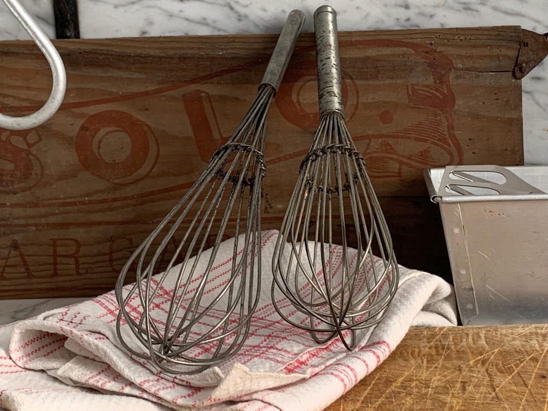 2 Old Whisks / Vintage Kitchen Utensils / Mixer / Fil De Fer ...