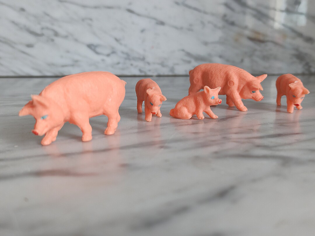 5 Small Animals Made of Hard Rubber / Family of Pigs / Toys / 80s ...