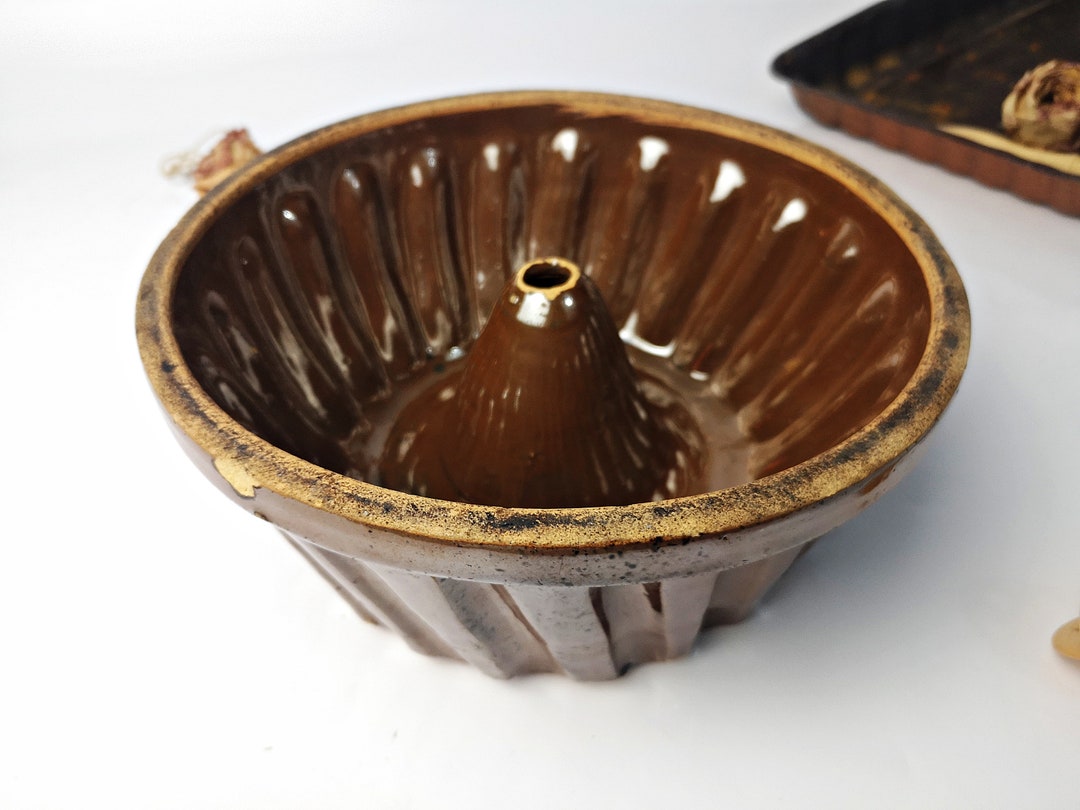 Brown Vintage Clay Baking Pan / Bundt Cake / Pot Cake / Ring Cake ...