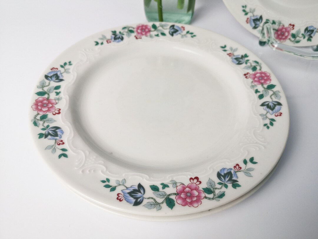 3 Vintage Bread Plates / Breakfast Plates / Small Plates / Retro Cake ...