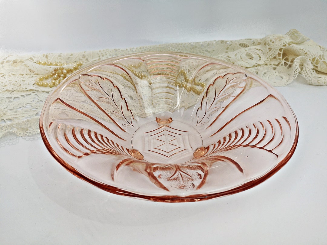 Rosalin Bowl With Feet / Flat Glass Bowl in Pink / Rosella Glass Fruit ...