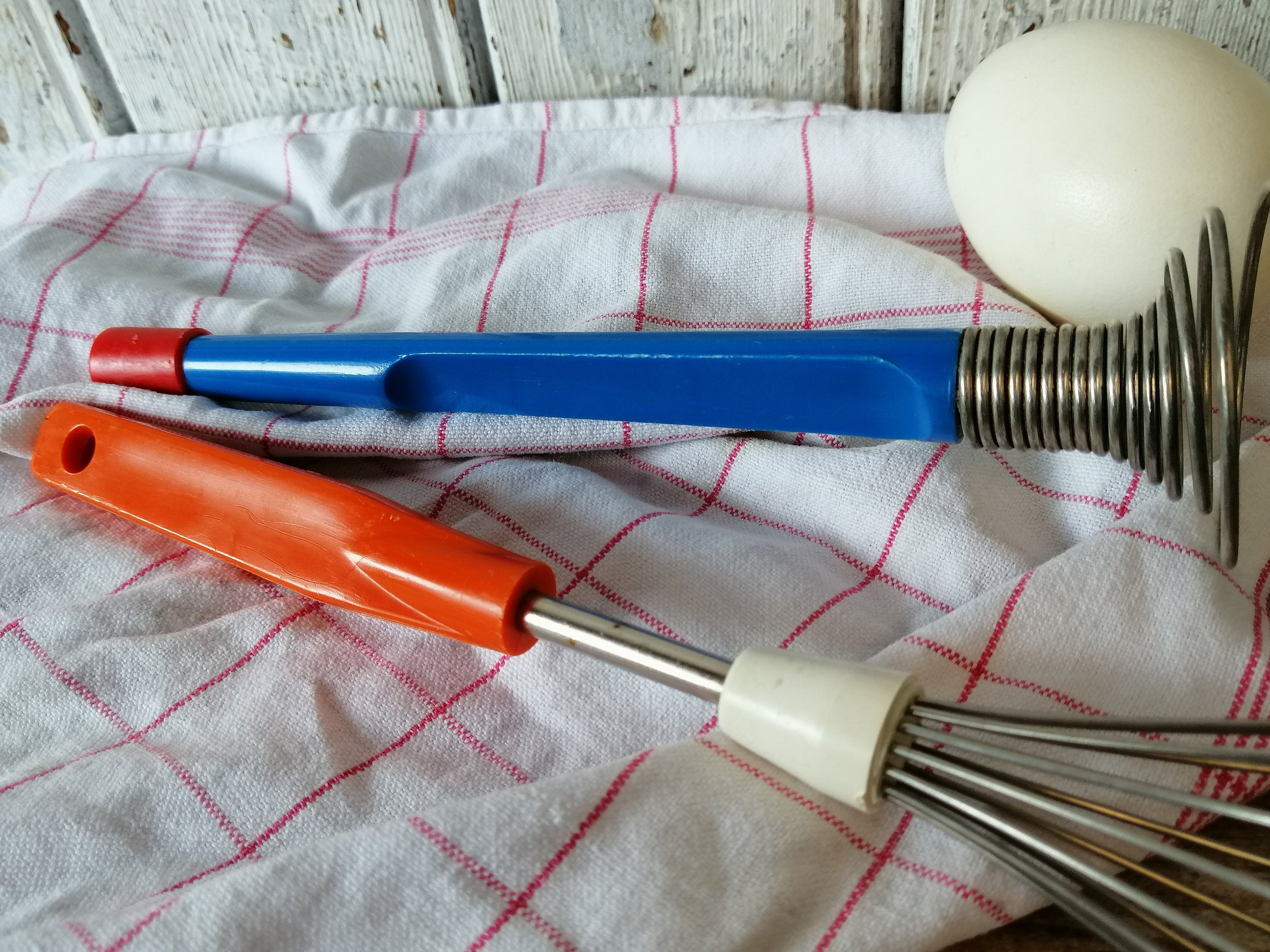 Lot of 2 old whisks / metal whisk / Retro kitchen tools / old | Etsy