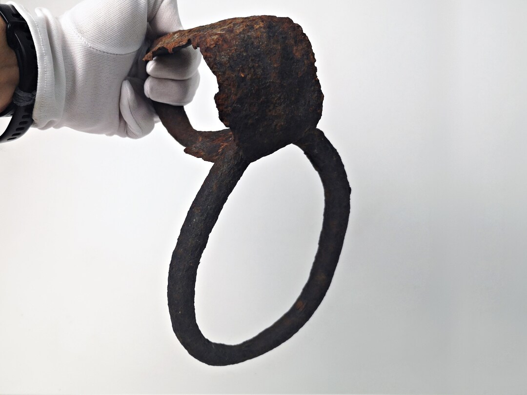 Antique Rusty Ring With Holder / Chain Holder for Cattle and Bulls ...