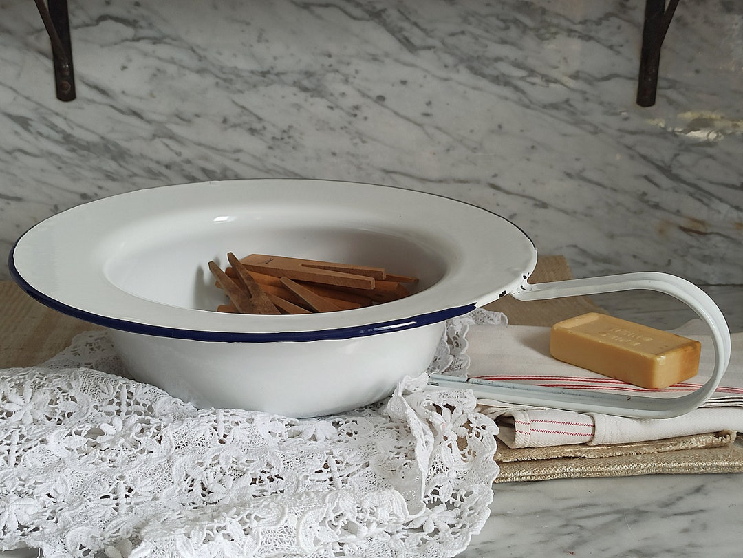 Ancient Chamber Pot - Enamel Bedpan - Vintage Chamber Pot - Brocante ...