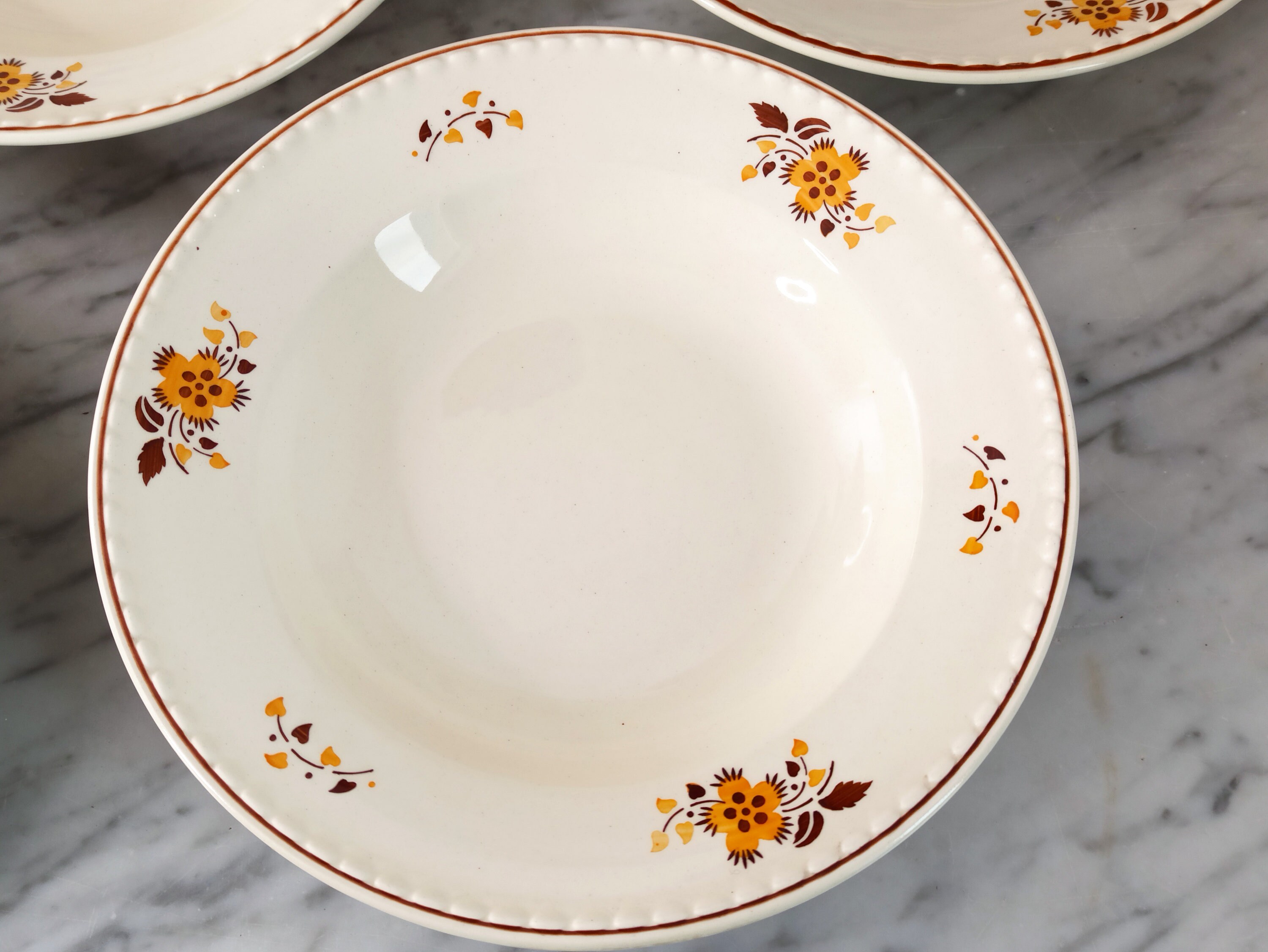 Home & Living Vintage flower decor German Vintage ceramic plates ...