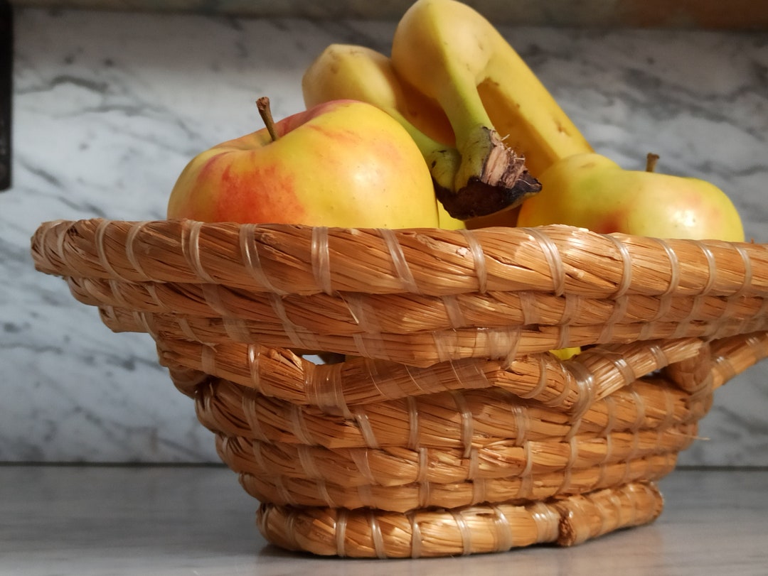 Old Straw Bread Basket / Vintage Fruit Basket / Brocante / Egg Basket ...