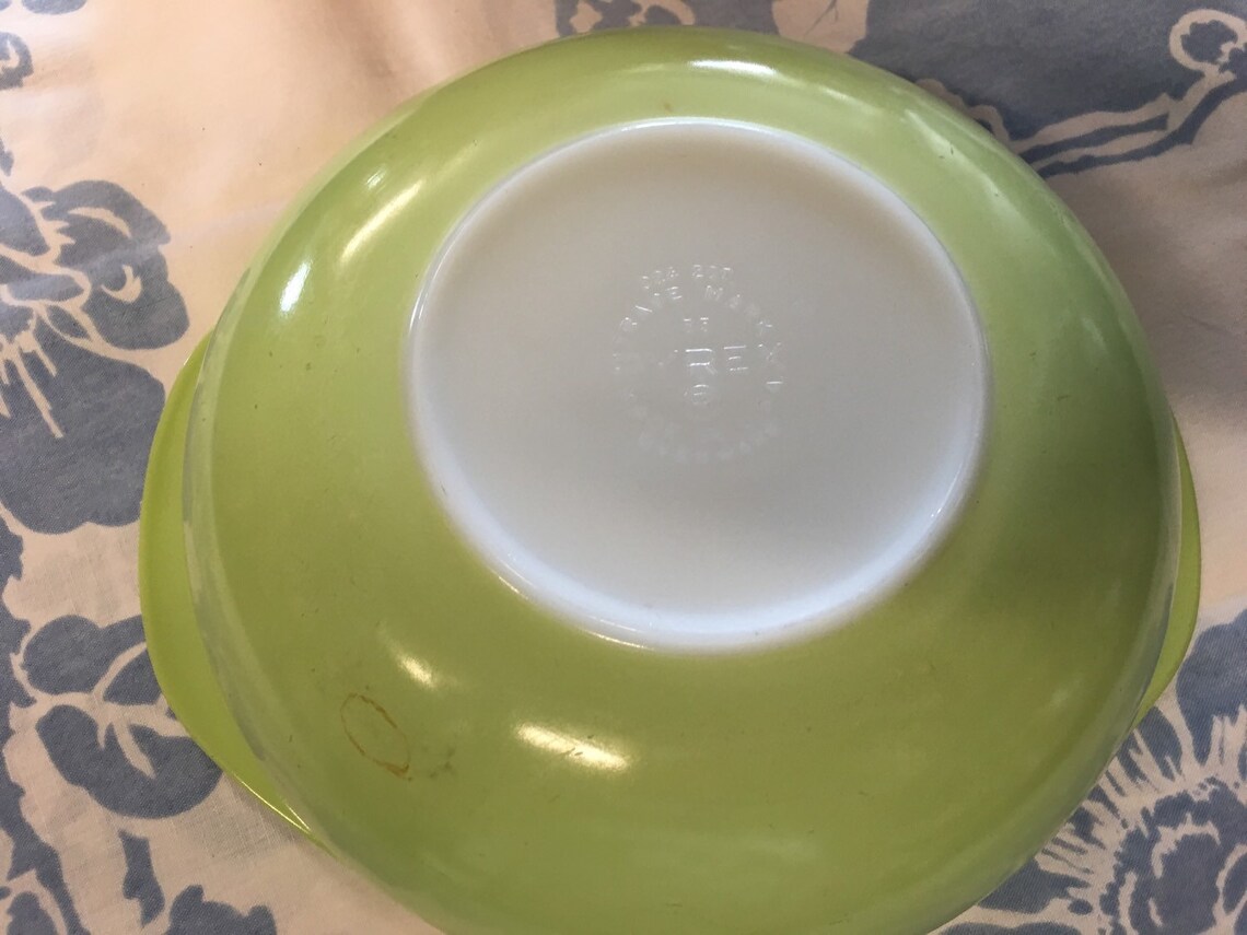 Vintage Lime Green Casserole Pyrex 2 Quart Kitchen Collectible - Etsy