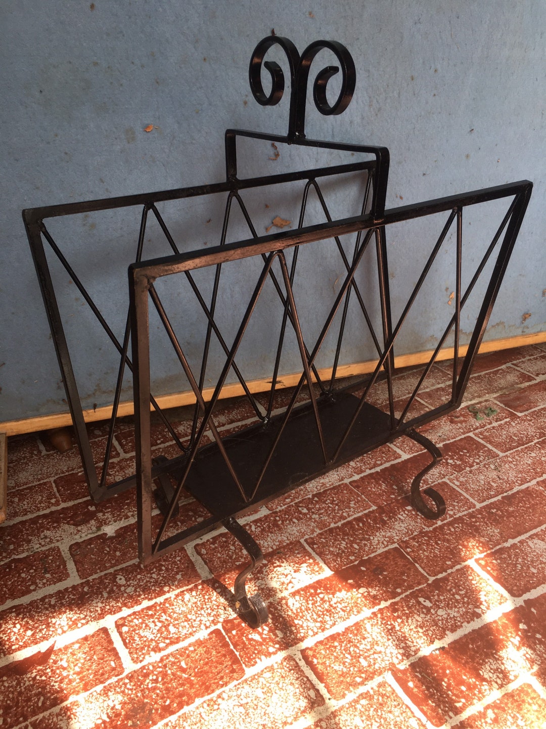 Atomic Mid Century Magazine Newspaper Stand Wire Oversized Vintage ...