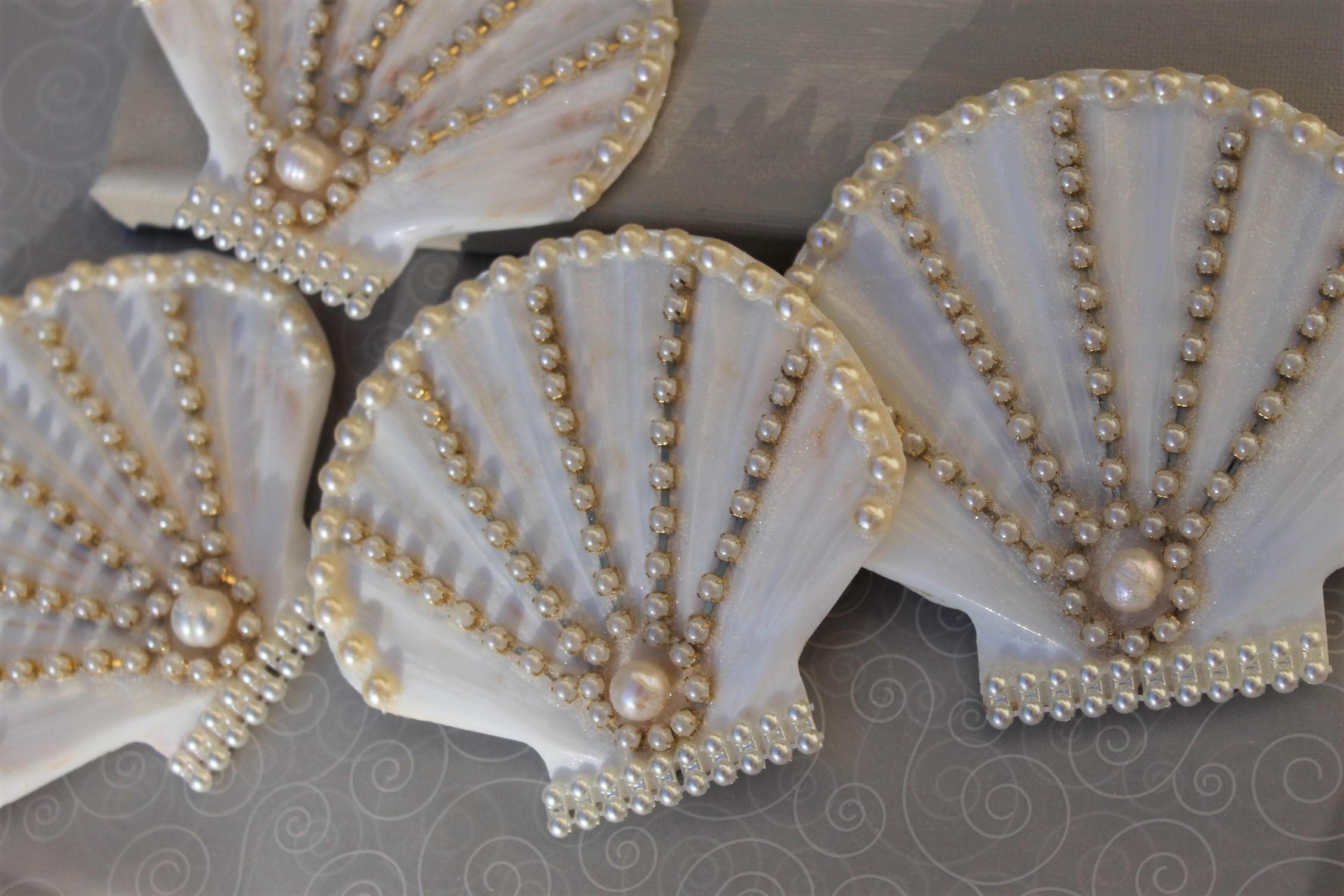 Natural Seashell decorated with pearls Flat Scallop's | Etsy