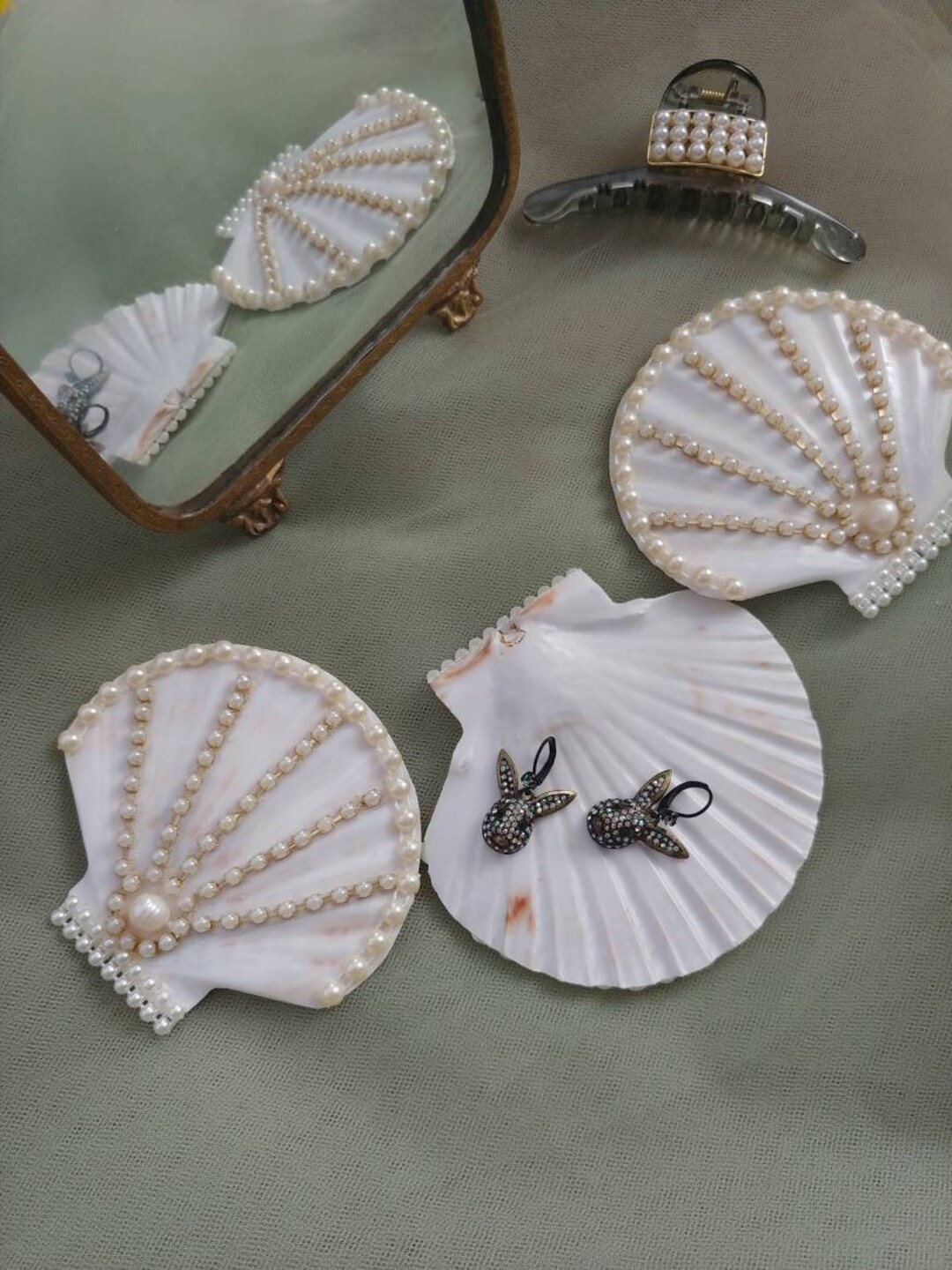 Natural Seashell Decorated With Pearls, Flat Scallop Fan Shell, Beach ...