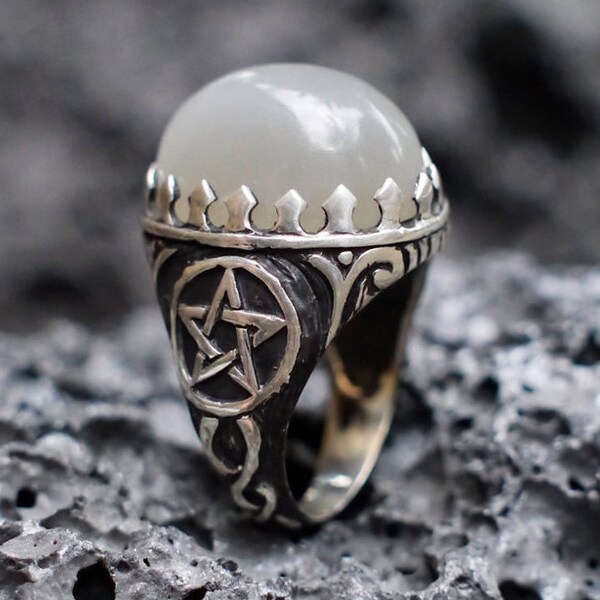 Gothic Ring - Etsy