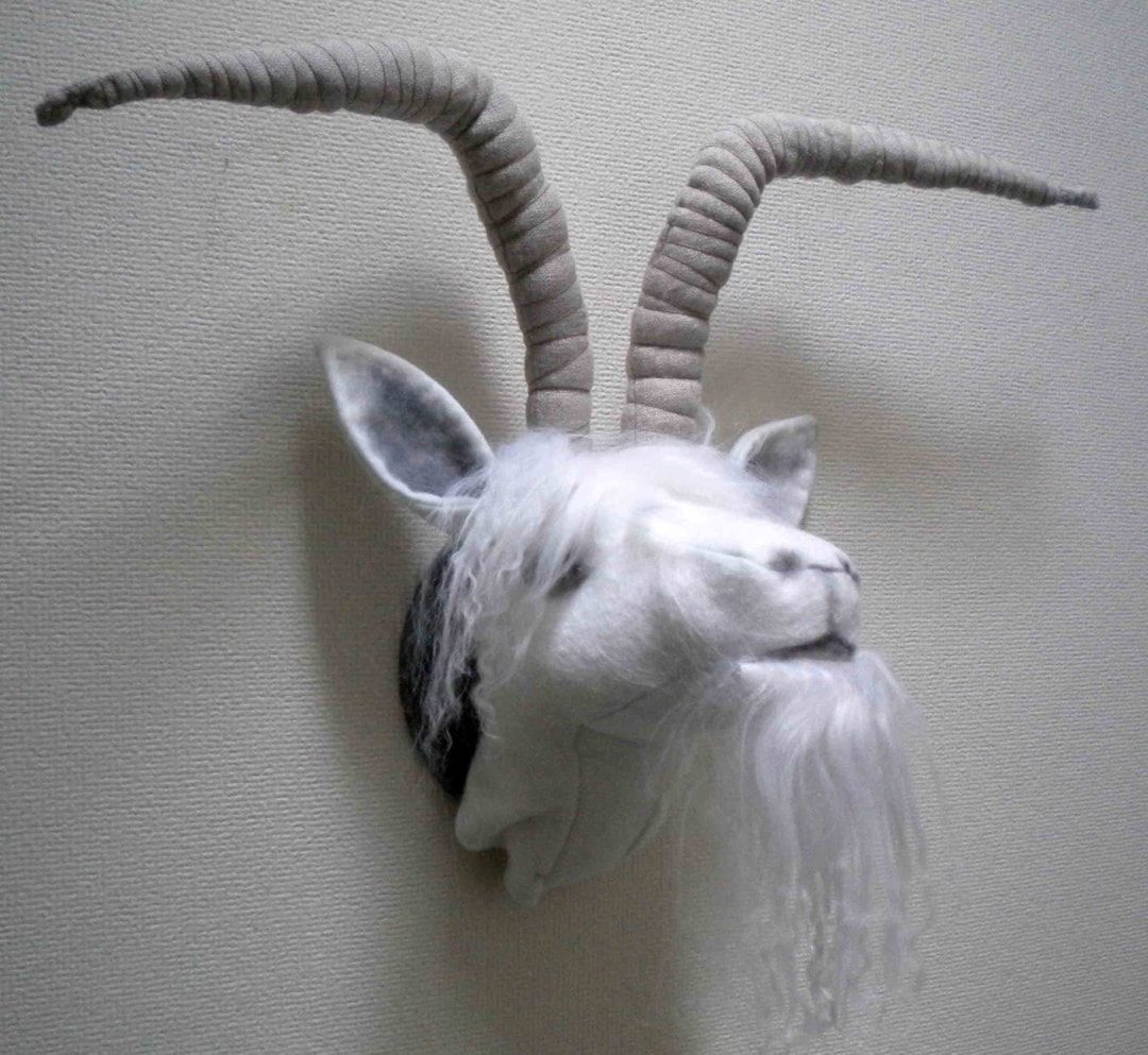 GOAT TROPHY HEAD With Horns Pattern by Jan Horrox - Etsy UK