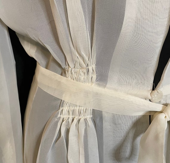 Refined & Classy Vintage 1930's Sheer Off White Robe … - Gem