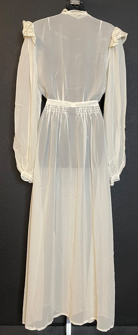 Refined & Classy Vintage 1930's Sheer Off White Robe … - Gem