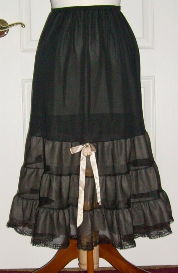 bow embroidered half slip - Gem