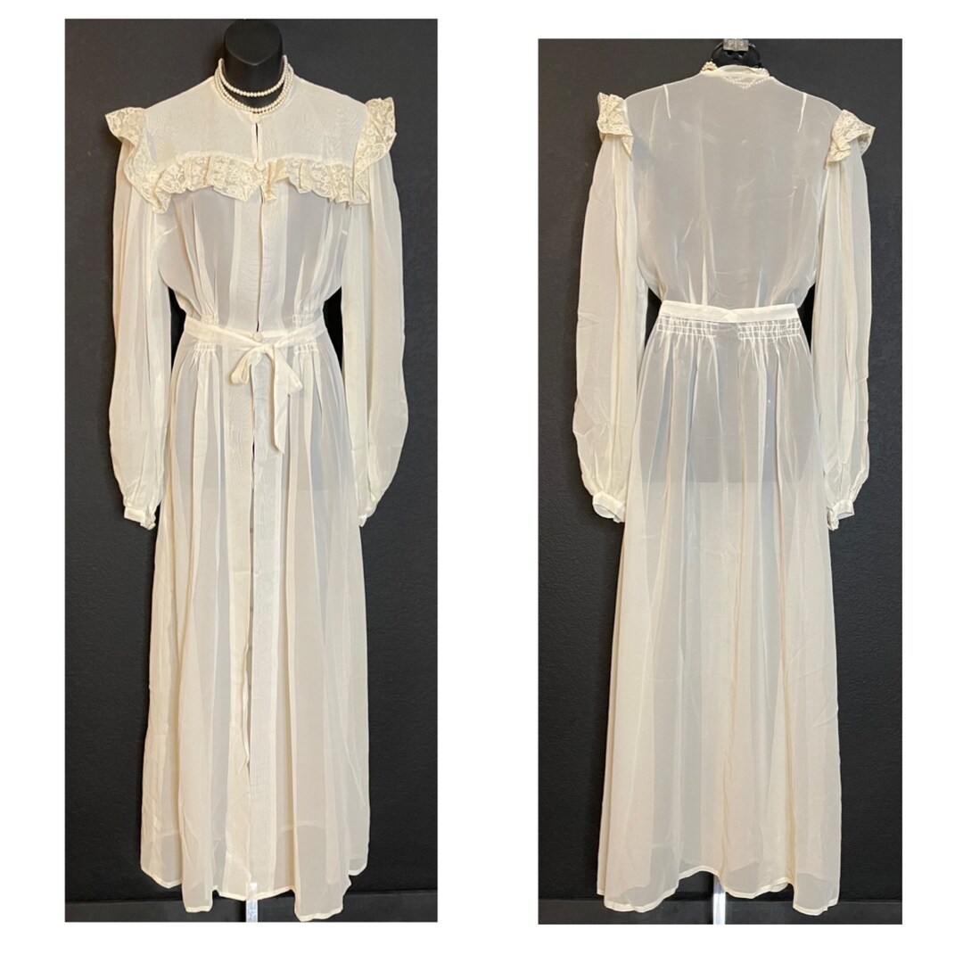 Refined & Classy Vintage 1930's Sheer off White Robe / Peignoir ...