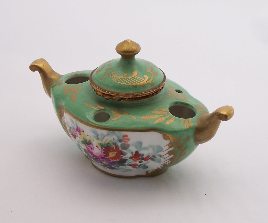 China Inkwell Boat-shaped Inkwell Green and Gold Pattern Flap in Gilded ...