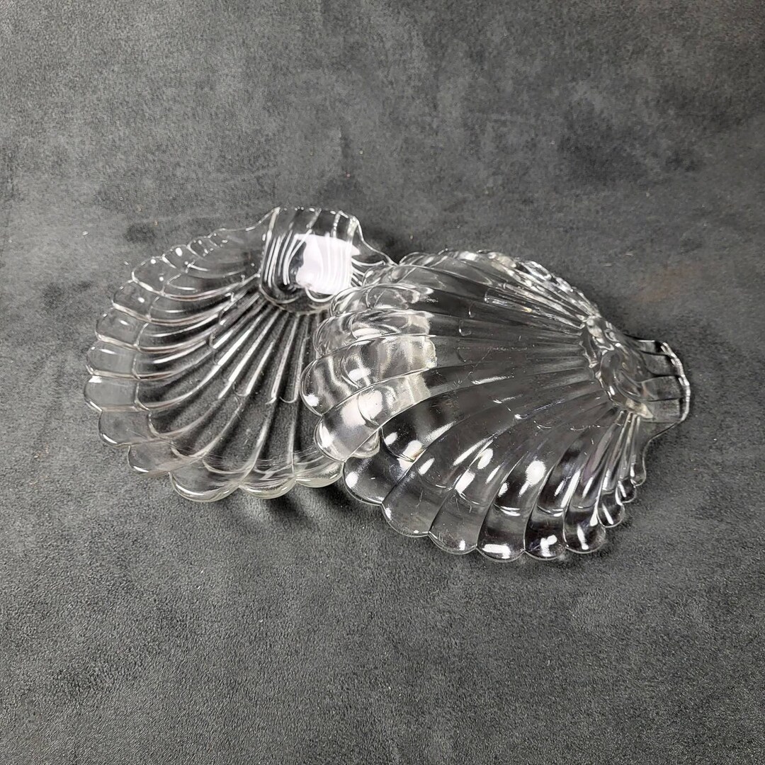 Pair of Clear Glass Scallop Dishes Vintage - Etsy