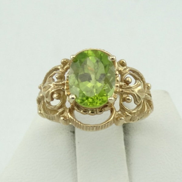 Vintage Peridot Ring - Etsy